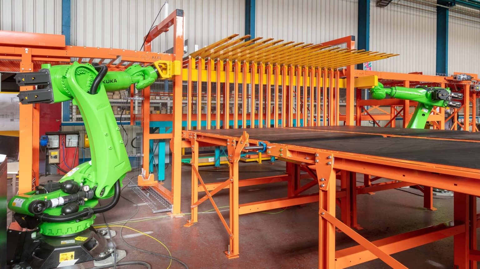 robot-stacker-for-insulating-plant | ALFI Technologies